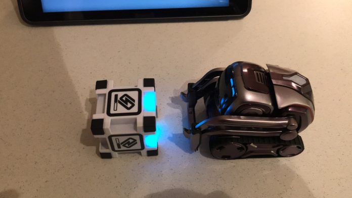 Anki Cozmo Collector's Edition Review | Best Buy Blog
