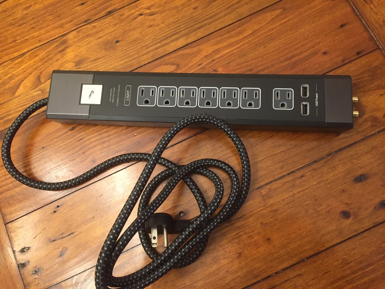 Review: Rocketfish 7-Outlet/6-USB Surge Protector Strip | Best Buy Blog