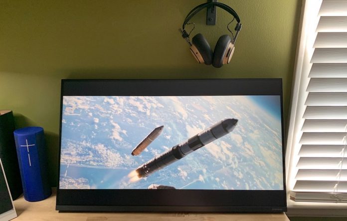 Review: Samsung Space Monitor frees up valuable desk space | Best Buy Blog