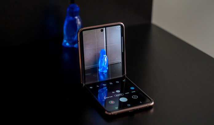 Samsung Galaxy Z Flip review | Best Buy Blog