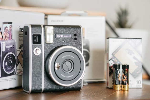 Fujifilm Instax Mini 40 instant camera review | Best Buy Blog
