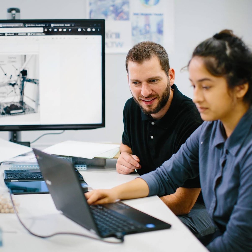 The key factors students should consider when choosing a laptop for ...