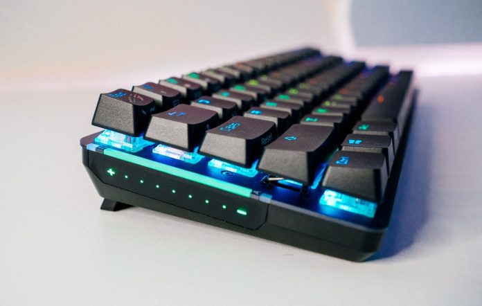 ASUS ROG Falchion Red wireless mechanical gaming keyboard review | Best ...