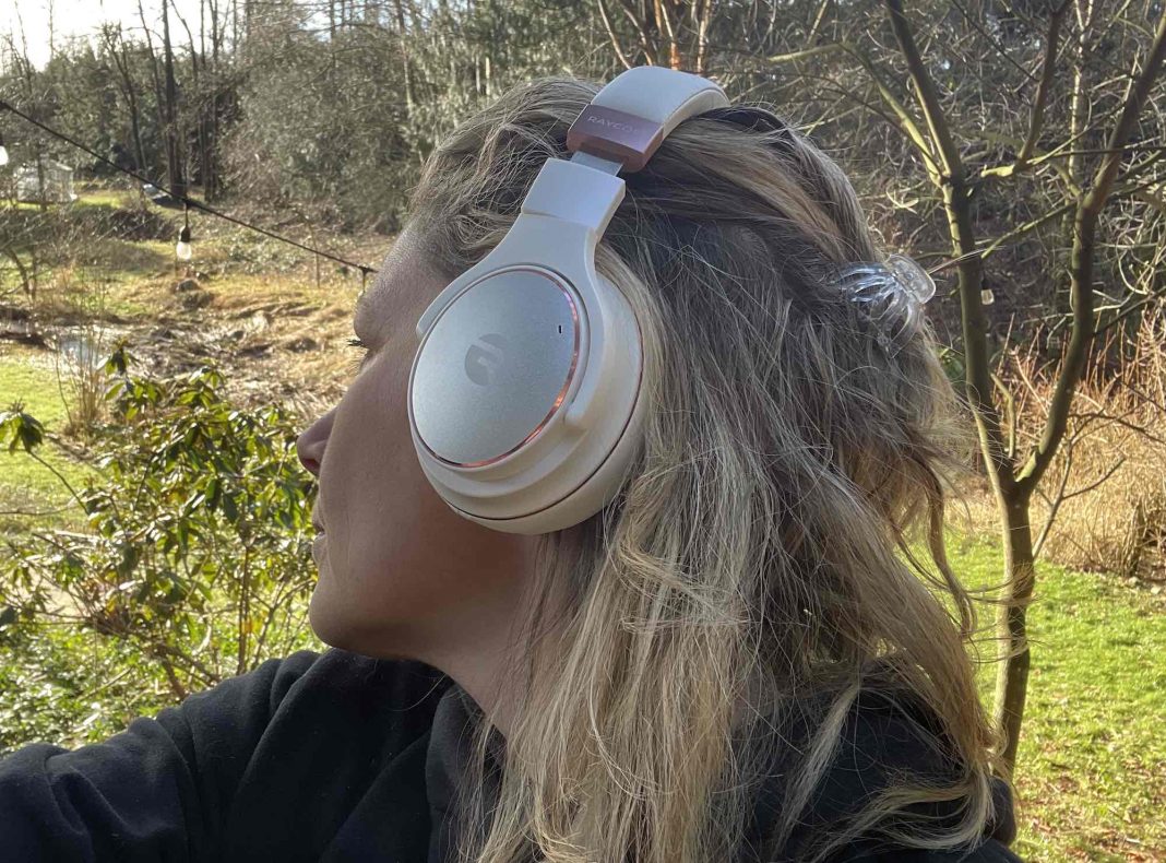 Raycon Everyday and Fitness headphones review | Best Buy Blog