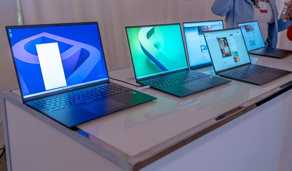 Hands-on with the latest lightweight LG Gram laptops | Best Buy Blog