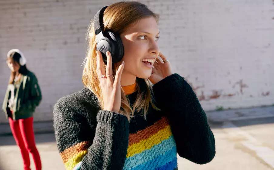 How headphones can help students improve their grades | Best Buy Blog