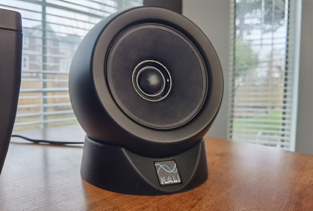 Kali Audio IN-UNF Ultra-Nearfield studio monitor system review | Best ...